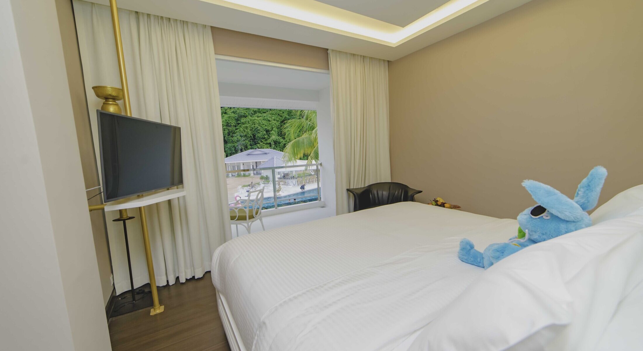 dash Premium Jacuzzi Seaview